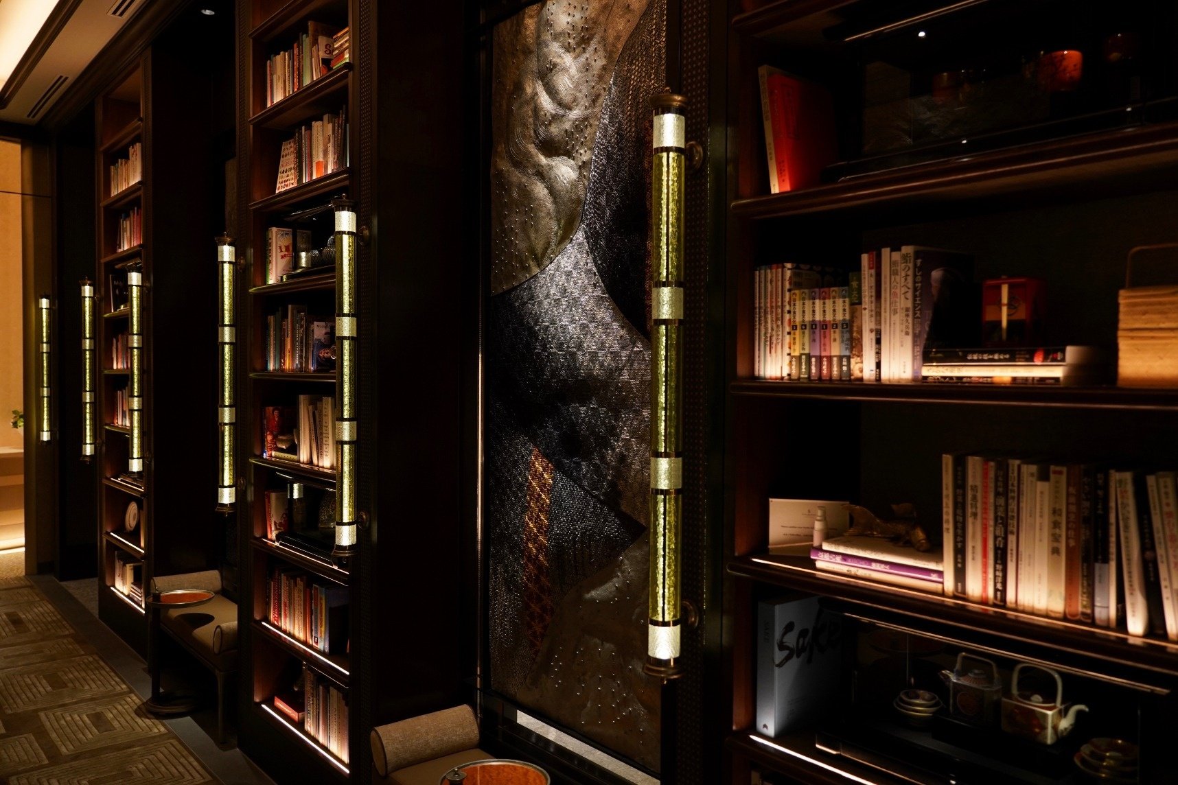 FOUR SEASONS HOTEL TOKYO AT OTEMACHI Library | PROJECT | Gallery TEN ...